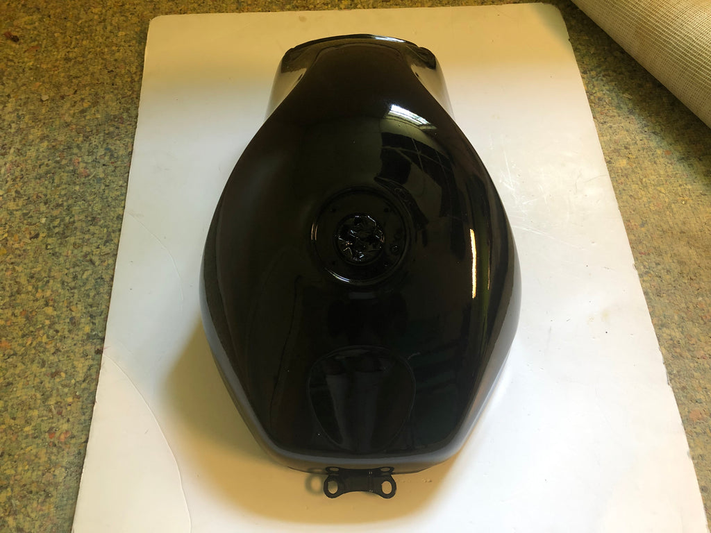98-00 gsxr600/750 srad gas tank – Deucemoto